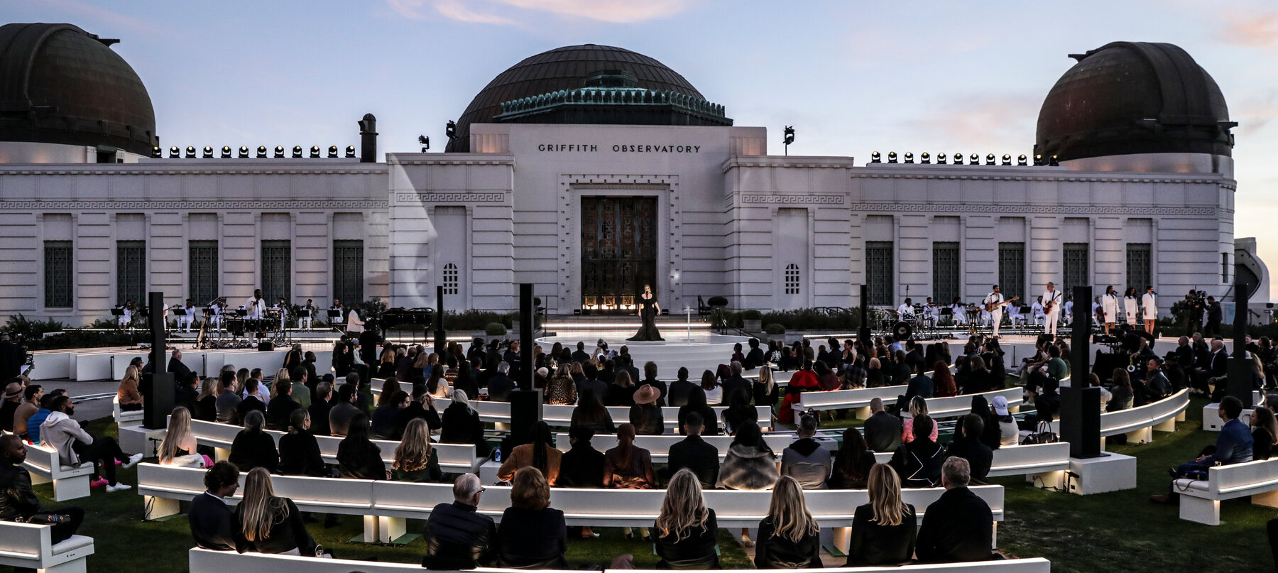 Adele live at Griffith Observatory, Los Angeles 24.10.2021 – WINTERLUDE ...